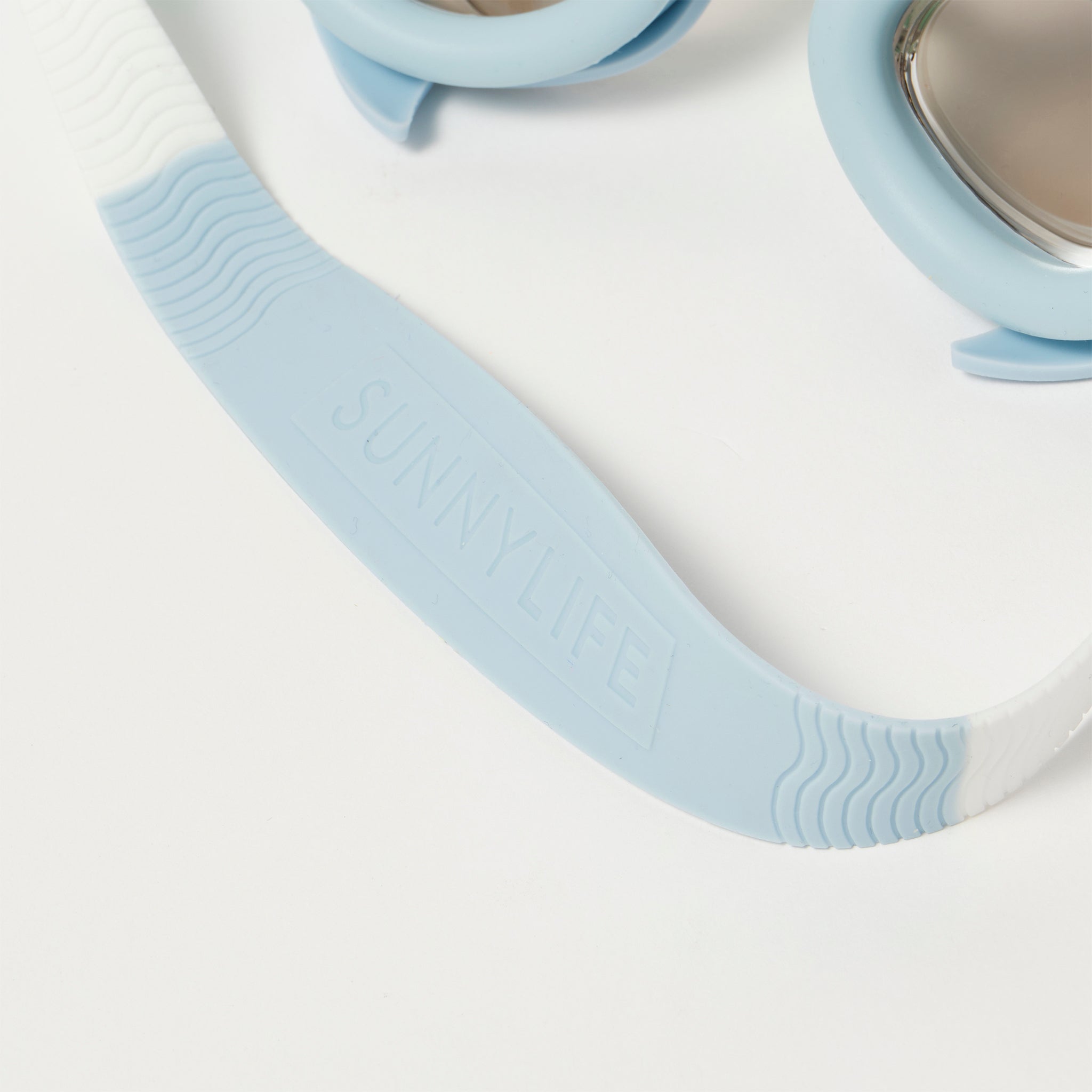 Mini Swim Goggles | Salty the Shark Aqua - SUNNYLiFE – SUNNYLiFE US